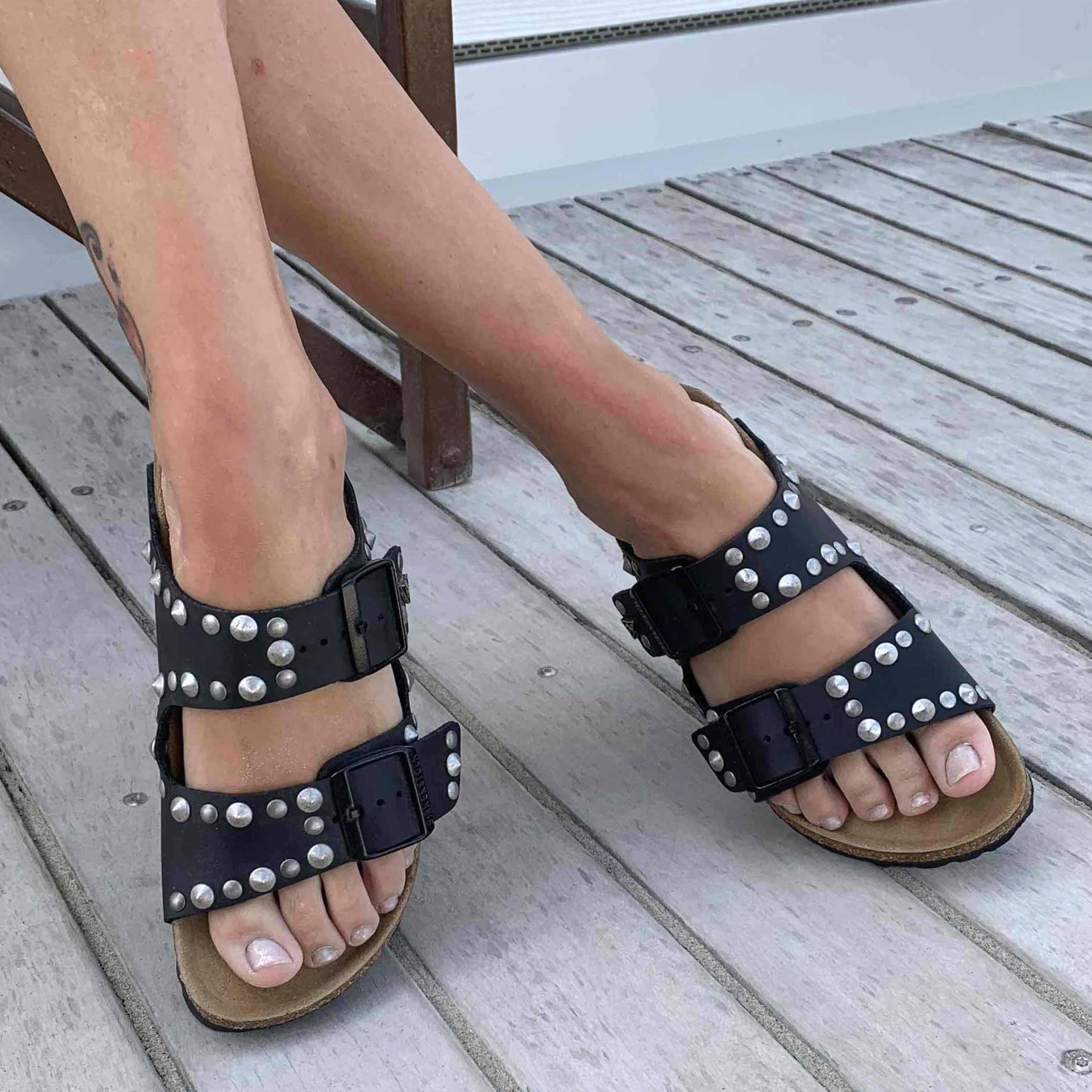 Birkenstock Arizona Nera Borchie Satinate Alternate | LLab scarpe custom