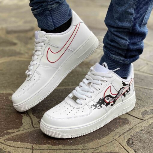 Nike Air Force One Custom Red e Black Dragon | LLab Scarpe Custom