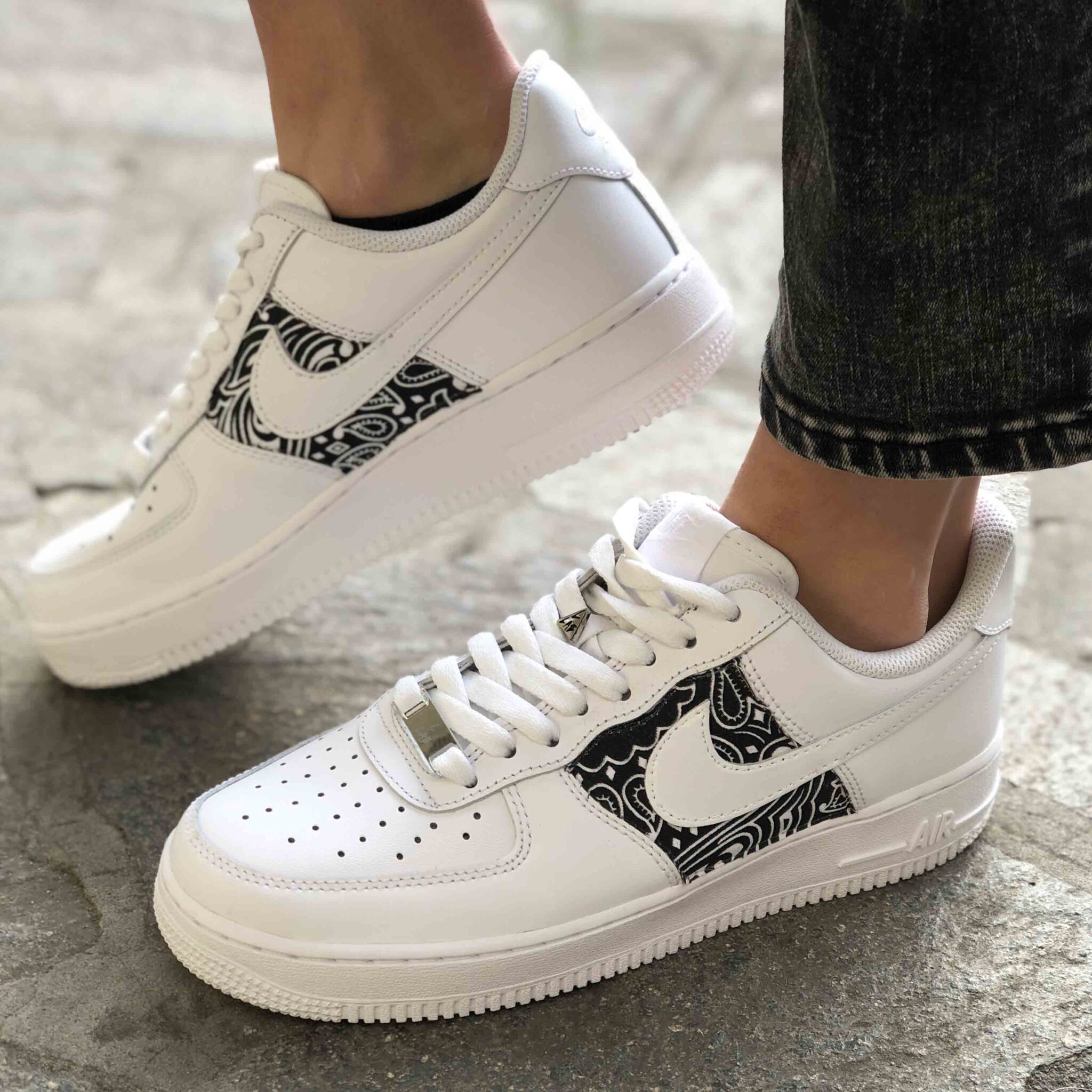 Nike Jordan 1 Custom Bandana & Lacci Neri | LLAB Scarpe Personalizzate